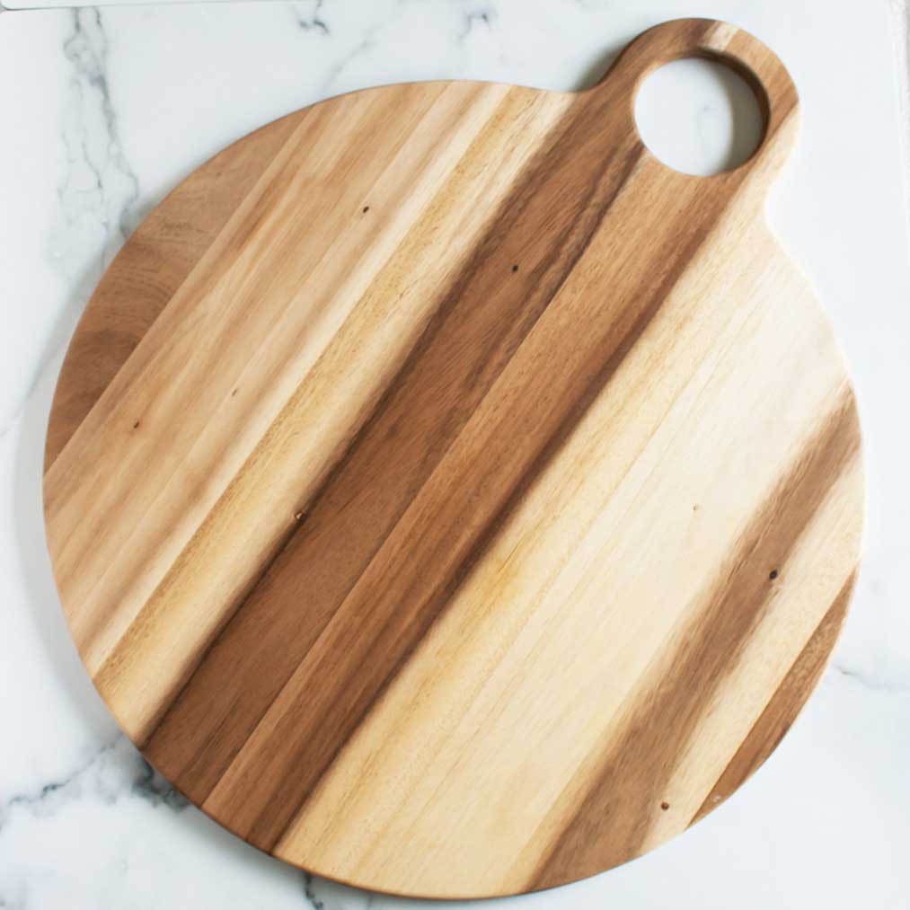 Acacia Round Board with Round Handle/Be Home/Housewares – igourmet