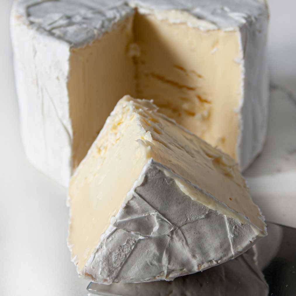 igourmet - Kunik Bloomy Rind Triple Creme Cheese