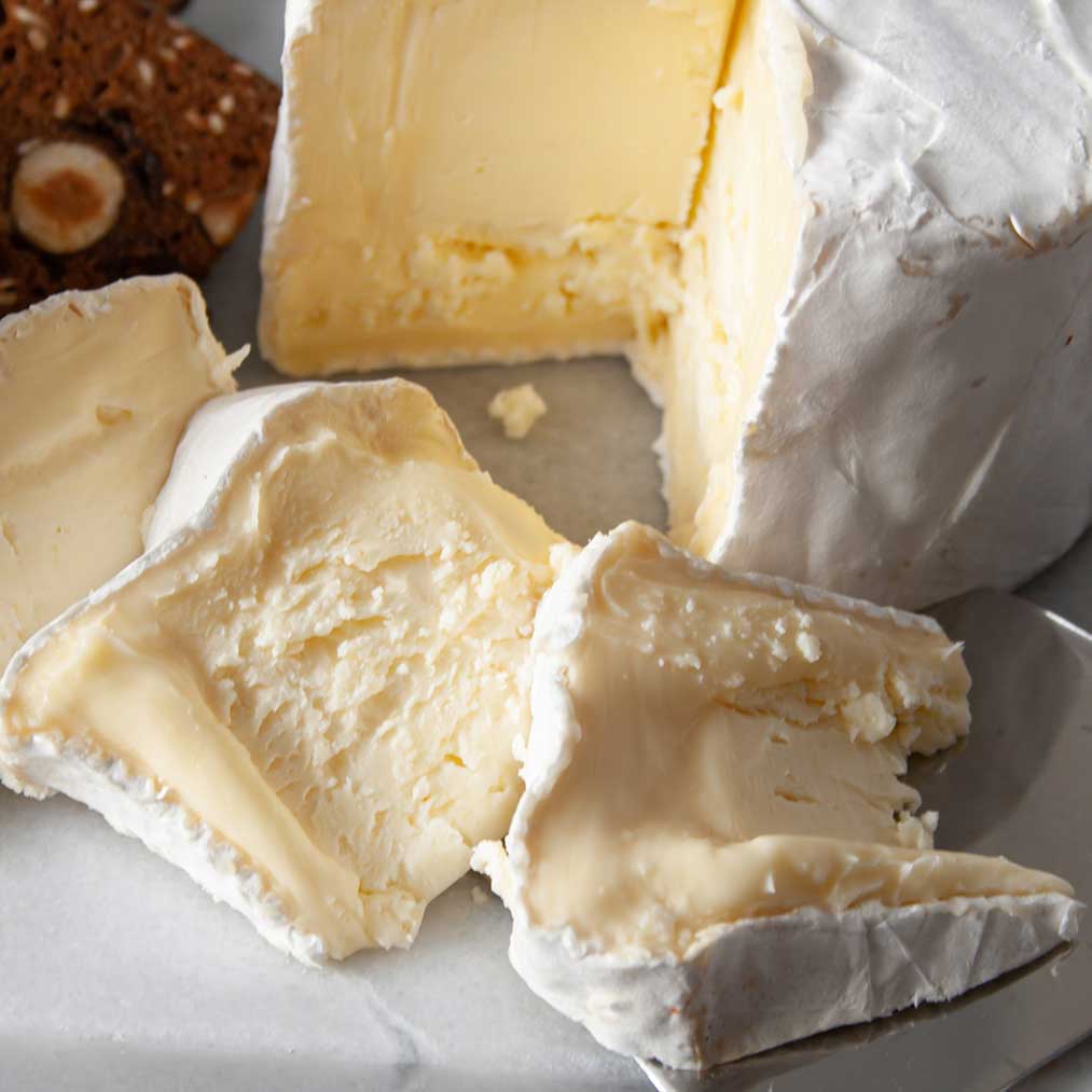 igourmet - Kunik Bloomy Rind Triple Creme Cheese