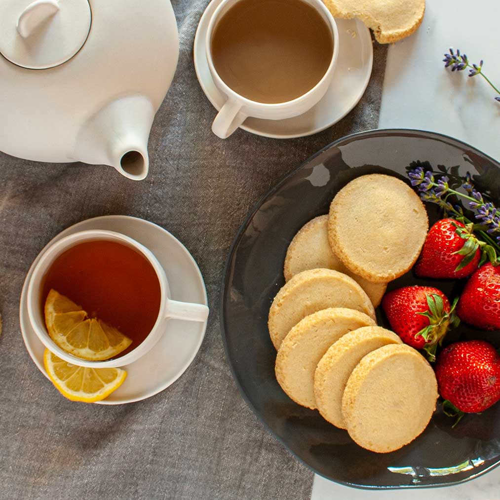 iGourmet Classic British Gift Box | Gourmet Cheese & Treats