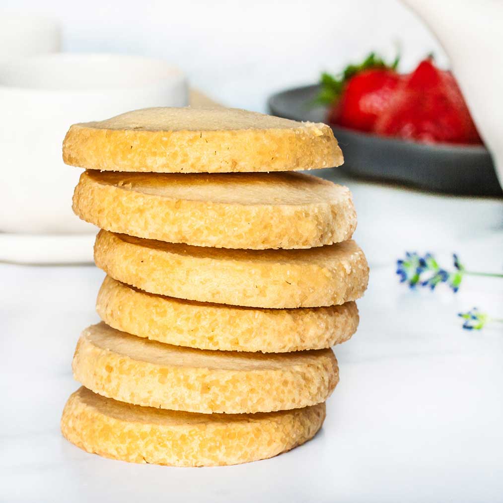 iGourmet Classic British Gift Box | Gourmet Cheese & Treats